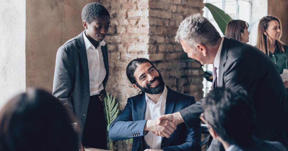 10 Best Onboarding Gift Ideas That Impress | Employee Welcome Gift ...