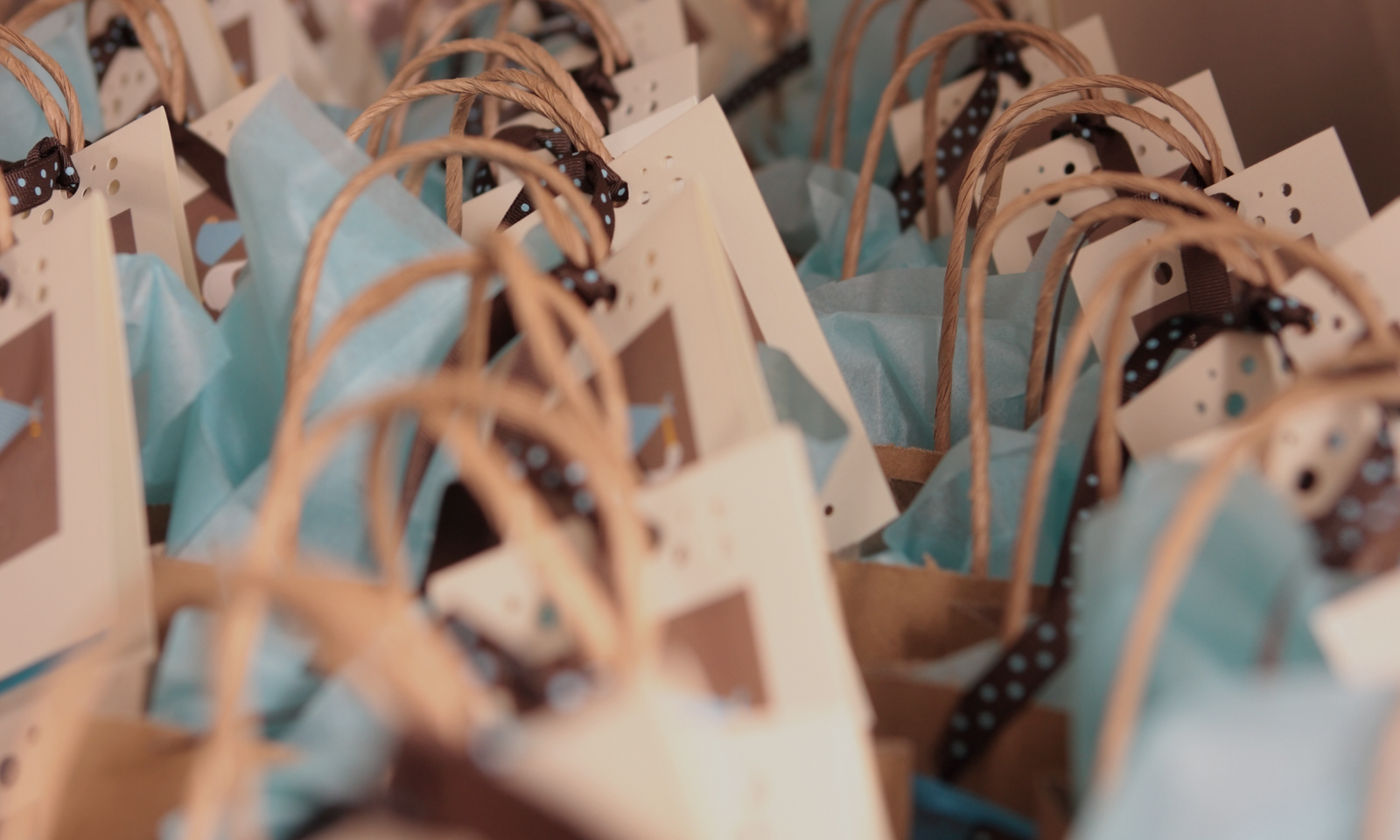 Tailored Bespoke Gifts for Every Occasion | Custom Small Gift Boxes ...